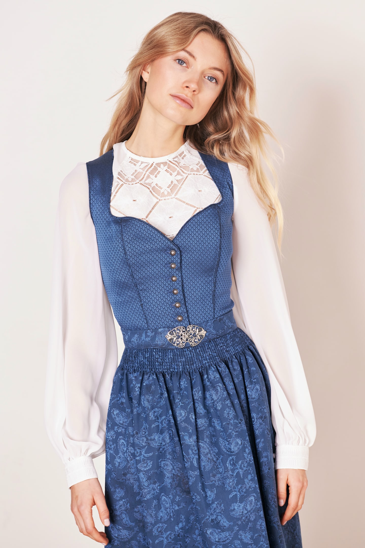 Dirndl Agathe (70cm) in blau im Julia Trentini Online Shop