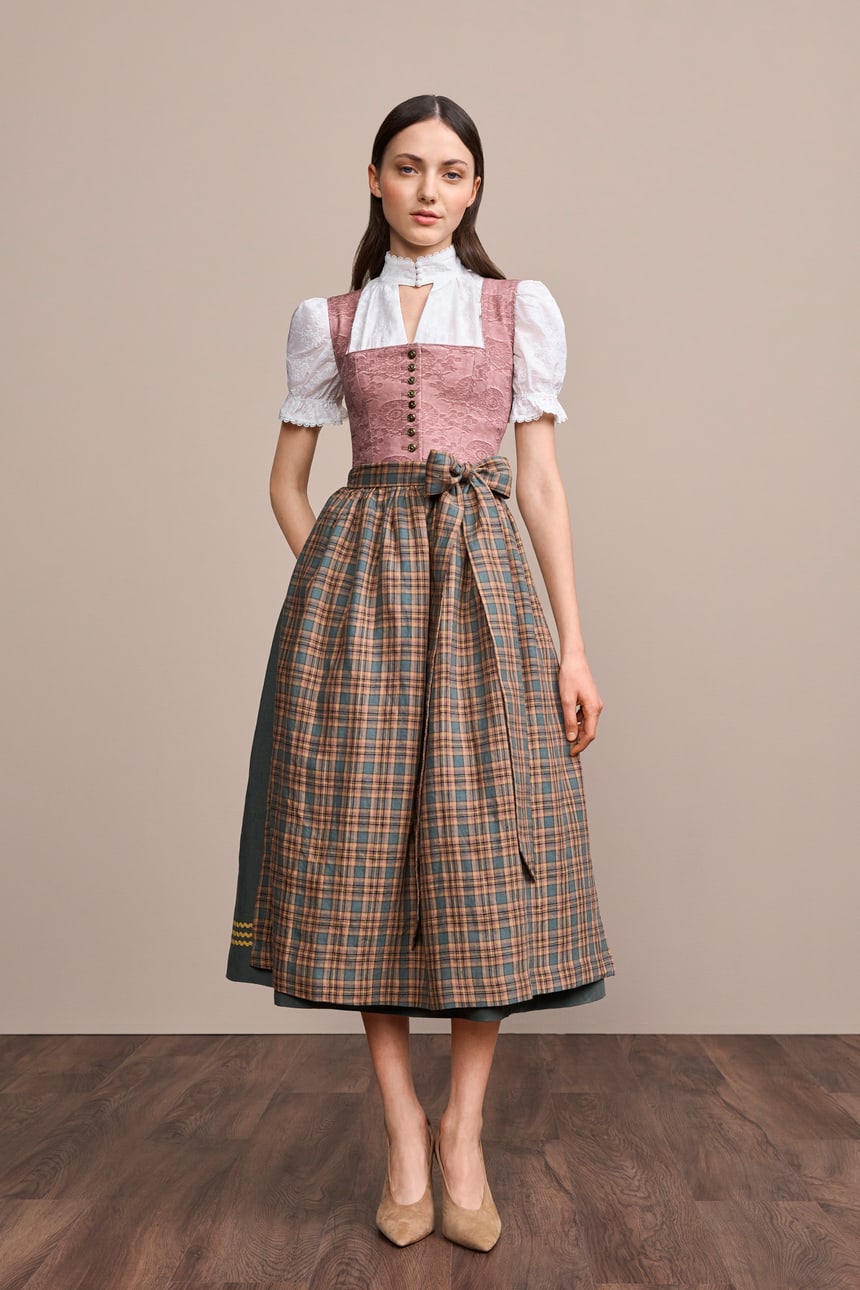 Maxi Dirndl ♥ Majestätische Eleganz für besondere Momente