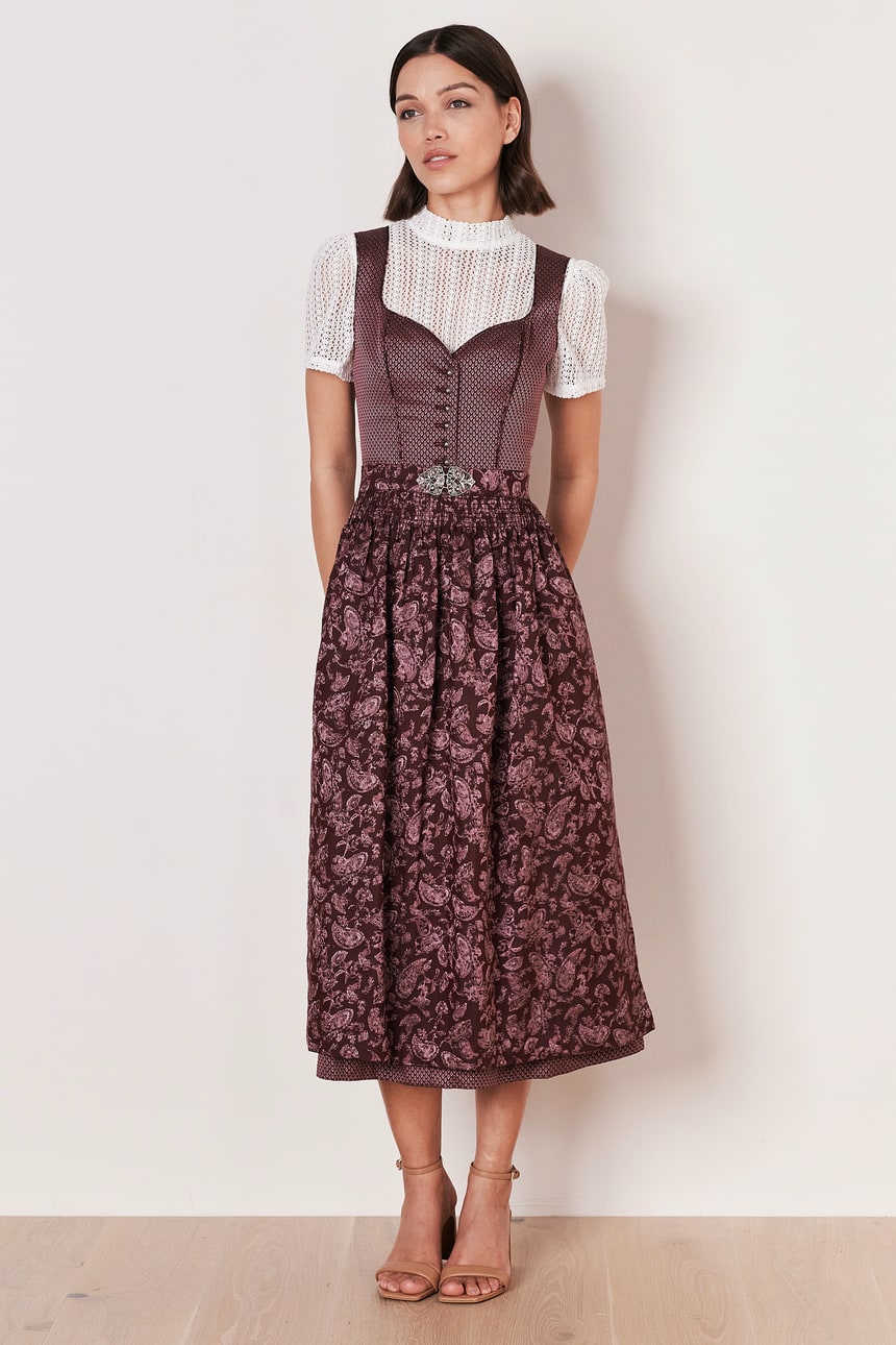 Maxi Dirndl ♥ Majestätische Eleganz für besondere Momente